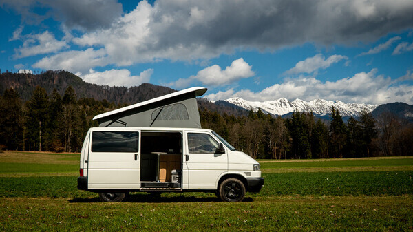 VW T4 with a pop (41969994) Campanda.com