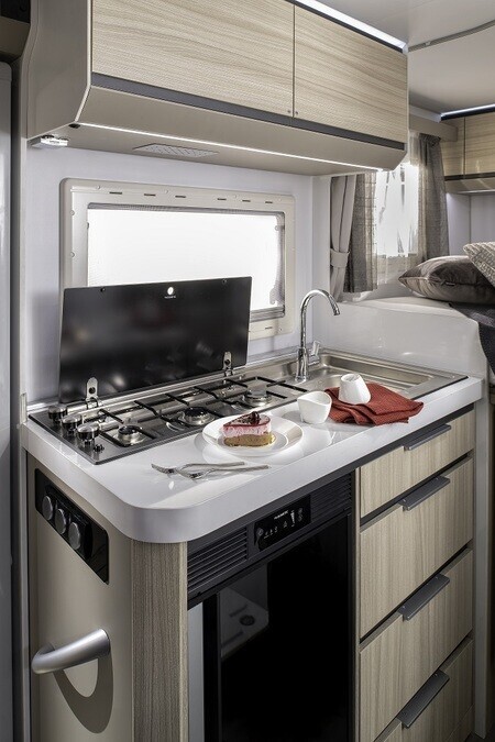 Adria Compact Plus SP - (60465183) Campanda.com