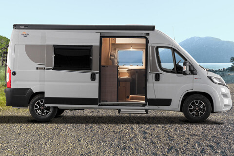 Campervan mit Aufstelldach (23557591) Campanda.de